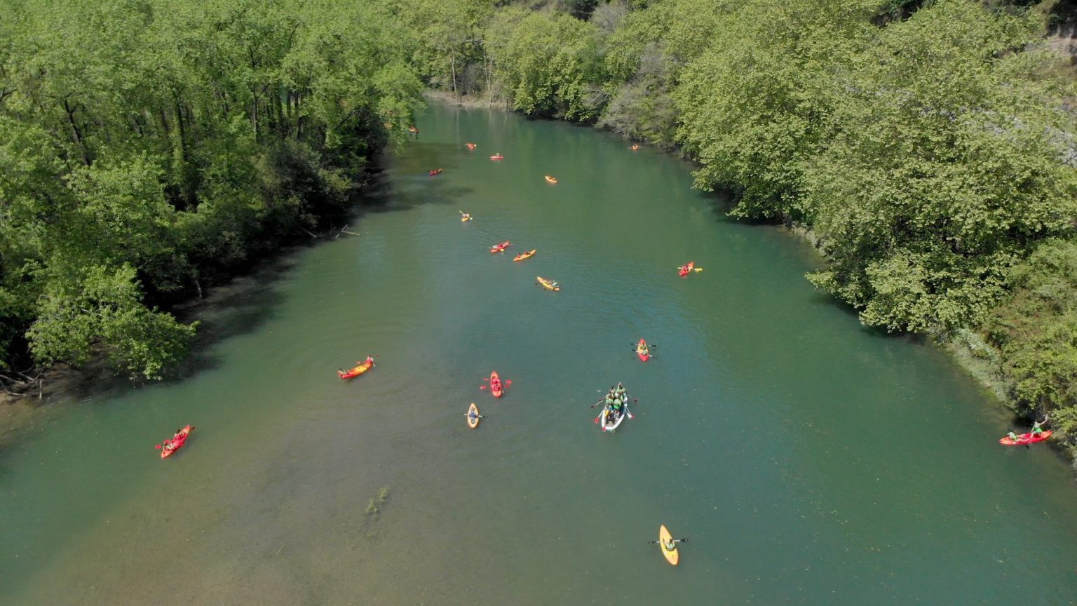 Descenso del Oria en kayak: Vive la naturaleza y la historia remando ...